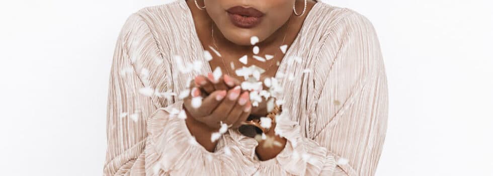 4 Compelling Life Coach Bio Examples to Help You Write Your Own